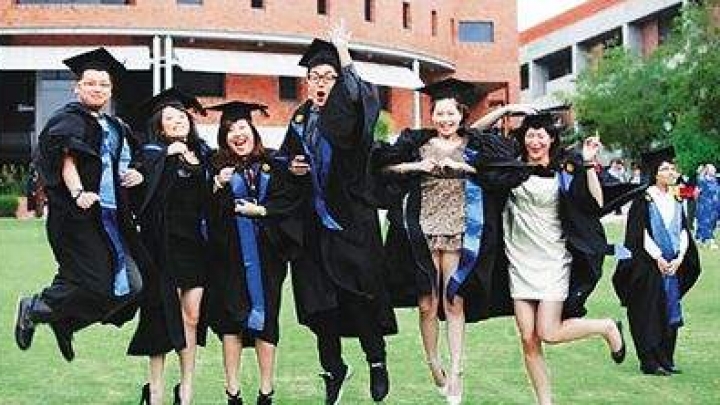 2.65 mln overseas students return to China as of 2016 - China Plus