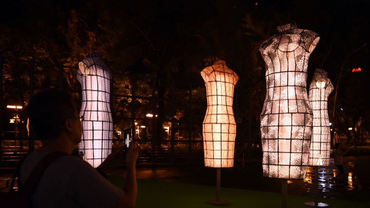 Spectacular Mid-Autumn lantern show in HK - China Plus