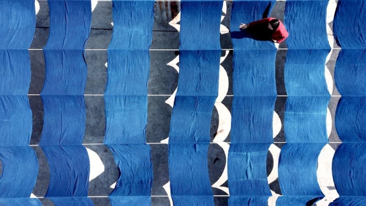 Indigo-dyed cloths dried in Kaili, SW China's Guizhou - China Plus