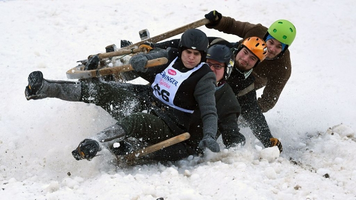 Traditional sledge race opens in Germany - China Plus