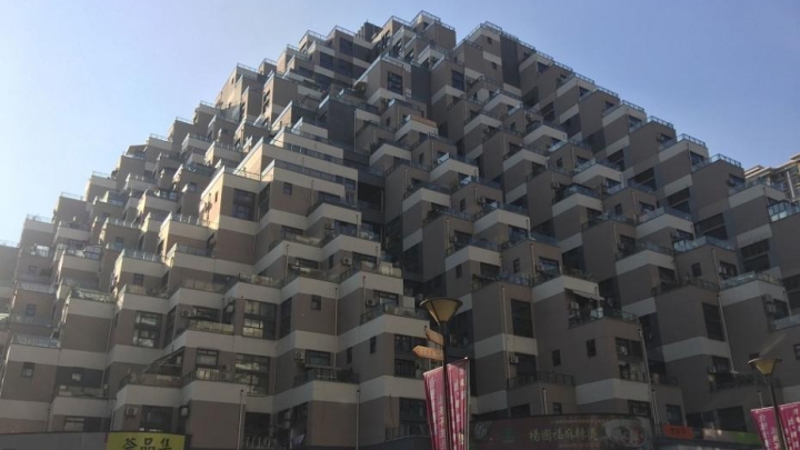 Unusual residential building in Jiangsu evocative of Egypt's pyramids ...