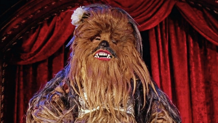 Belly dancing Wookie - China Plus