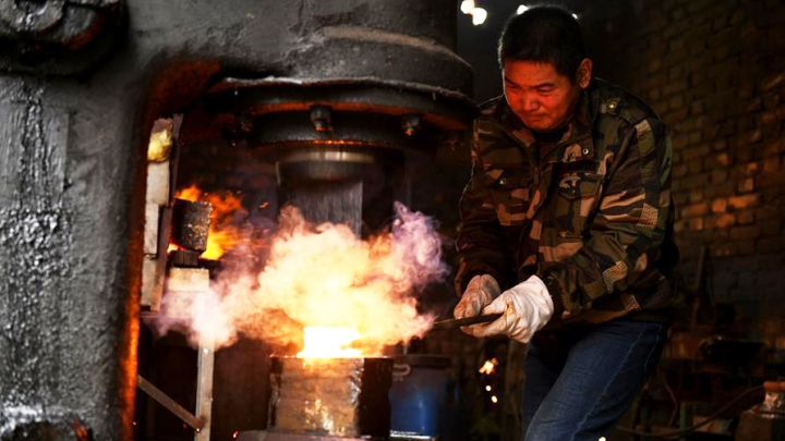Man devoted to steel-making technique renewal - China Plus