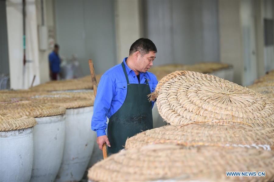 Traditional rice wine brewing seen in east China's Shaoxing - China Plus