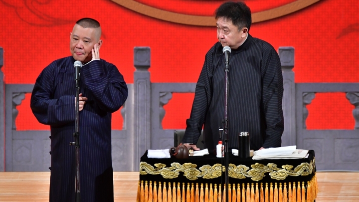 Popular Chinese crosstalk comedian brings laughter, happiness to London ...