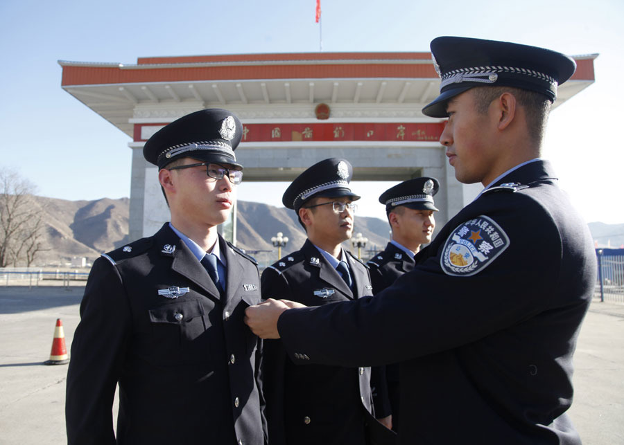 China's border police, police guards become people's police - China Plus