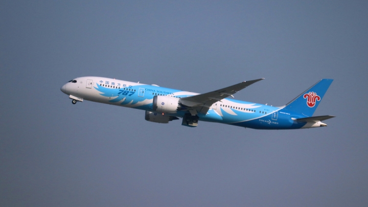 China's largest air carrier conducts 1st intercontinental flight with ...