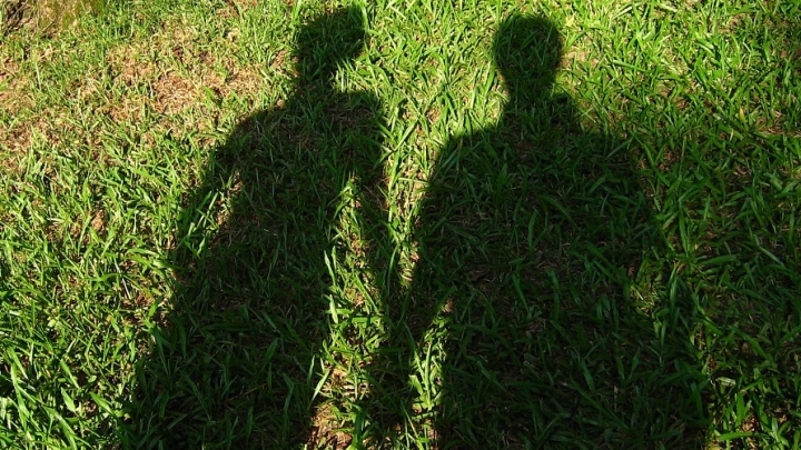 Man served with divorce papers after wife finds he faked being deaf ...