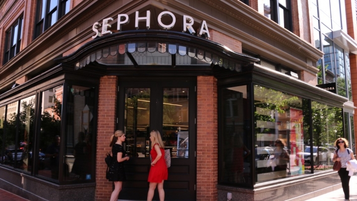 Makeup giant Sephora to close for training after racial profiling ...