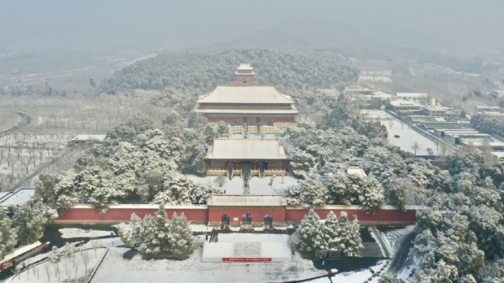 Beijing welcomes its first snow this winter - China Plus