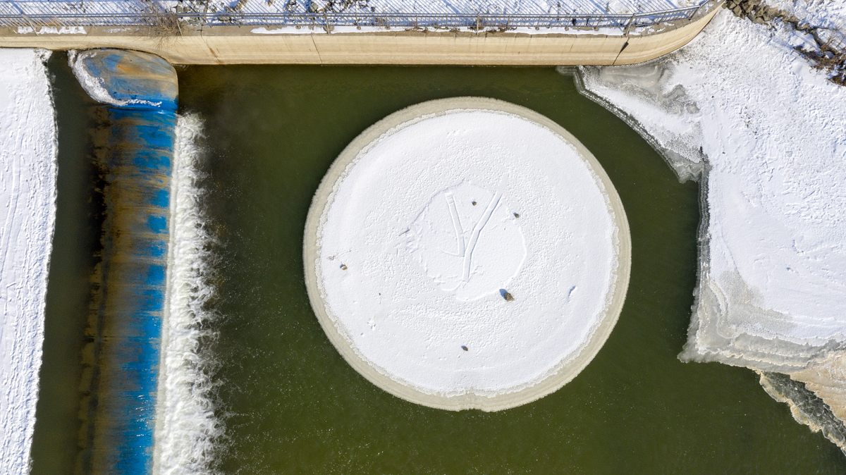 Massive spinning ice disc appears in northeast China - China Plus