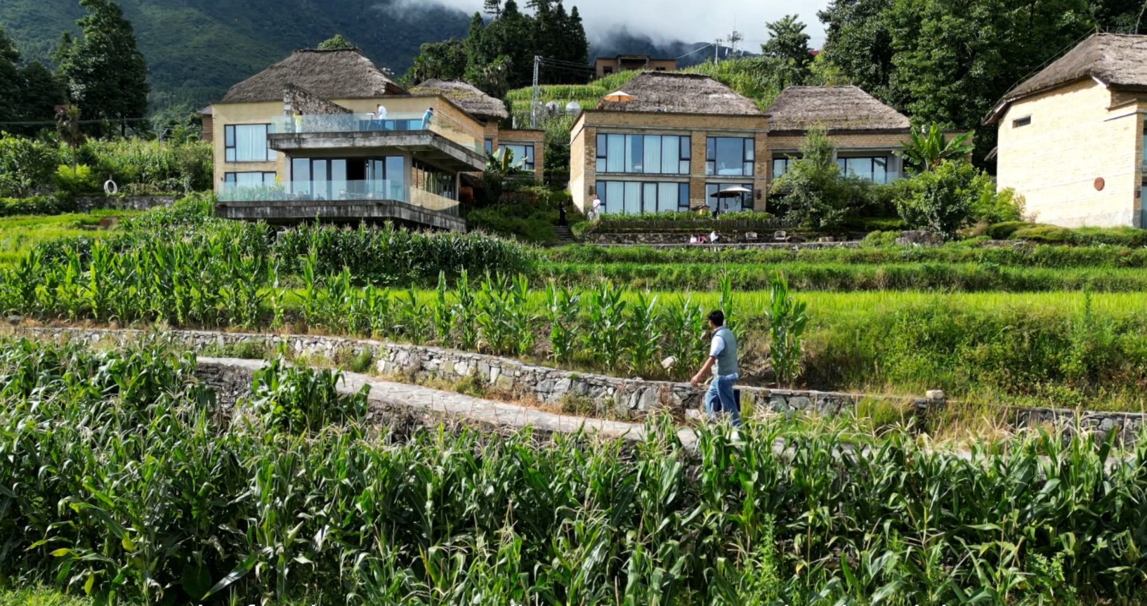 Revitalizarea satului Azheke