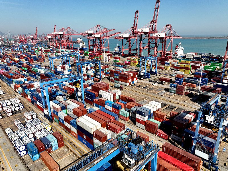 Transporti i pasagjerëve dhe mallrave në Kinë pati rritje të ...