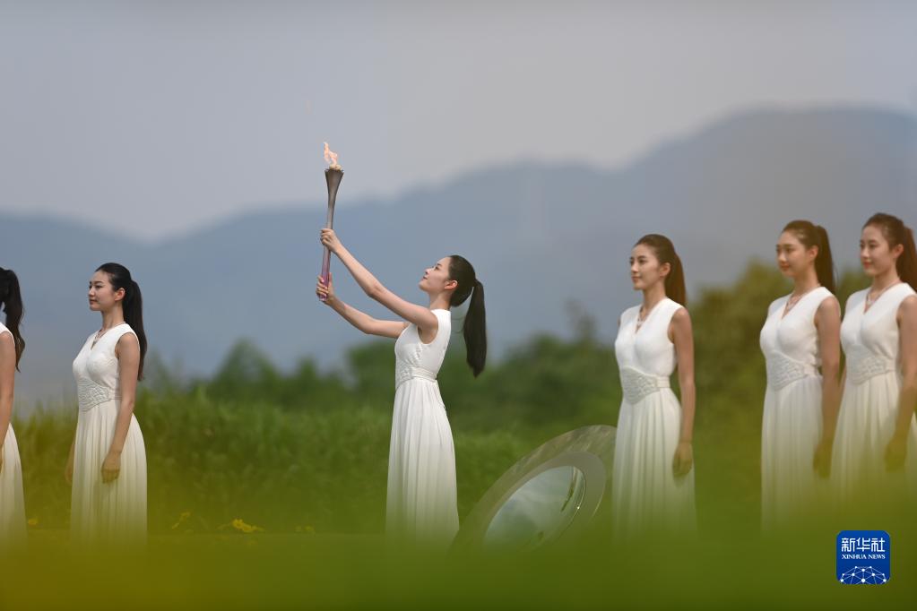 ဟန်ကျိုး ၁၉ ကြိမ်မြောက် အာရှအားကစားပွဲတော် မီးတုတ် သယ်ဆောင်မှု အောင်မြင်