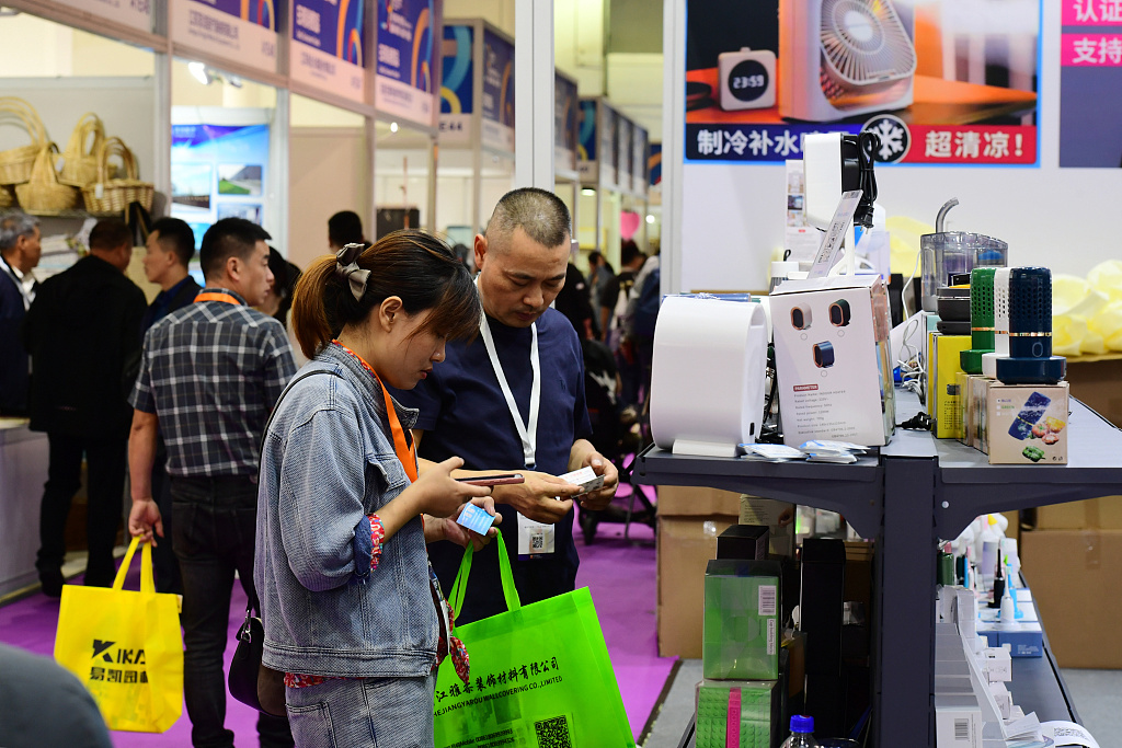 Си Дзинпин Трябва да се насърчи нов кръг мащабно актуализиране на оборудване и потребителски