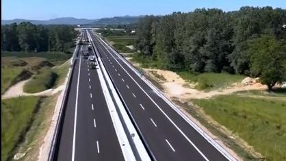 Ministrja Balluku: Prioritet, investimet në rrjetit rrugor ...