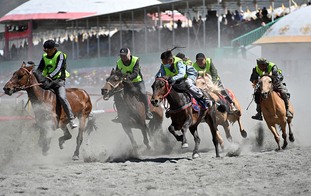 Hayati ‘Fast and Furious’ Dalam Sukan Lumba Kuda