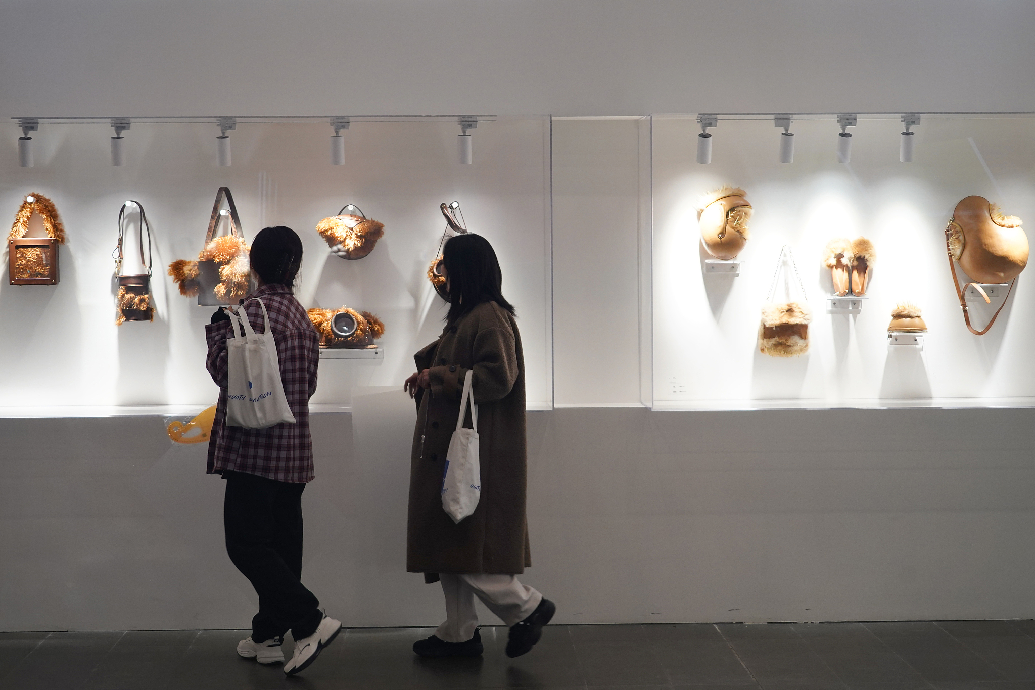 Beijing, tenutasi la mostra “ The Beauty of the Italian Tanning Industry”